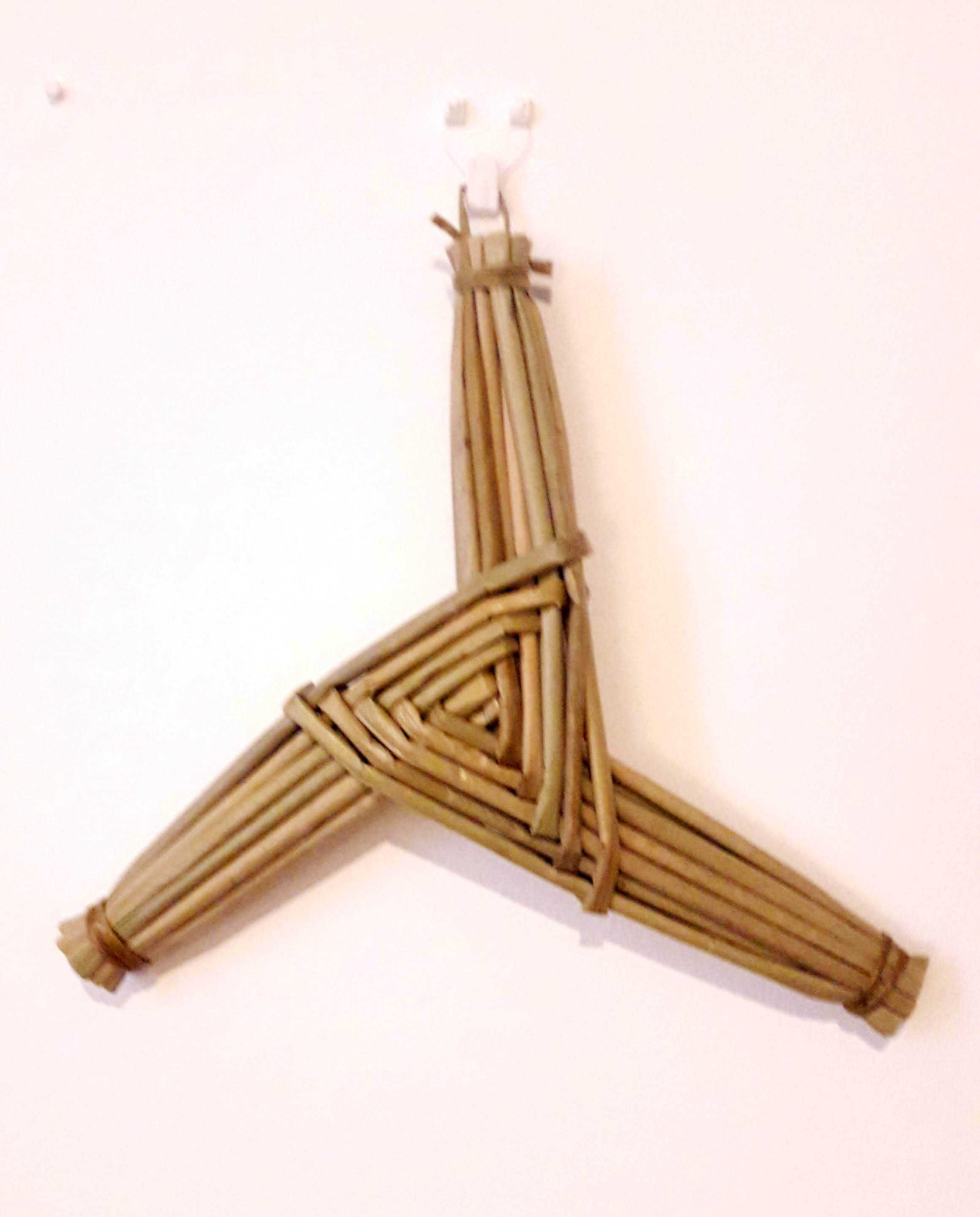 How to Make a Three-Armed St Brigid's Cross with Straw